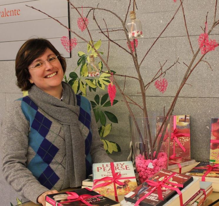 Dina Matos no Sou Bibliotecári@ - Notícia BAD